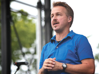 Dave Ferguson: A Vision for Reproducing Churches - outreachmagazine.com